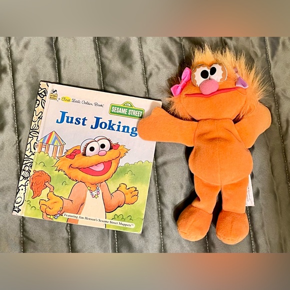 Sesame Street | Toys | Sesame Street Zoe Plush With Storybook Tuckin ...